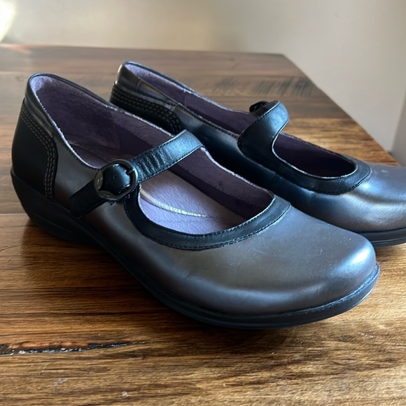 Dansko | Shoes | Dansko Sz 4 Misty Womens Metallic Nappa Pewter Mary ...